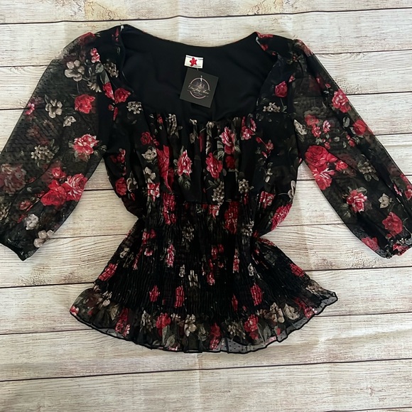 Tops | Roses Plus Size Top | Poshmark